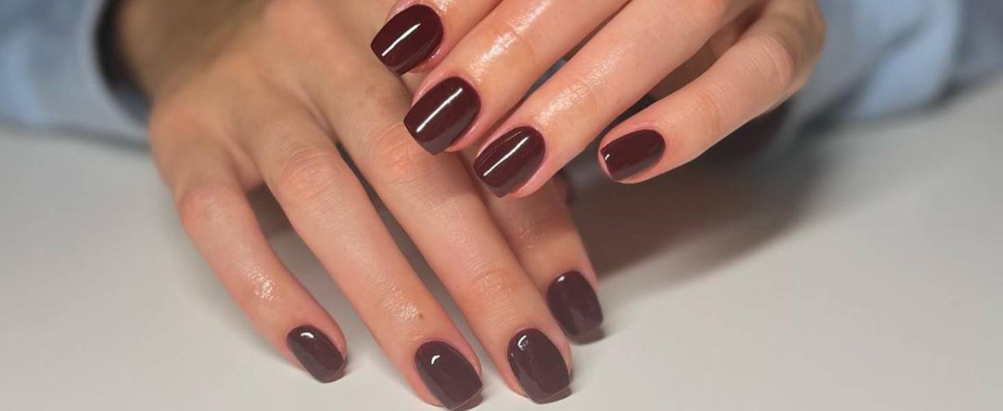 Cherry Cola Nails: To nail trend που θα κυριαρχήσει το 2024 - Galerie ...